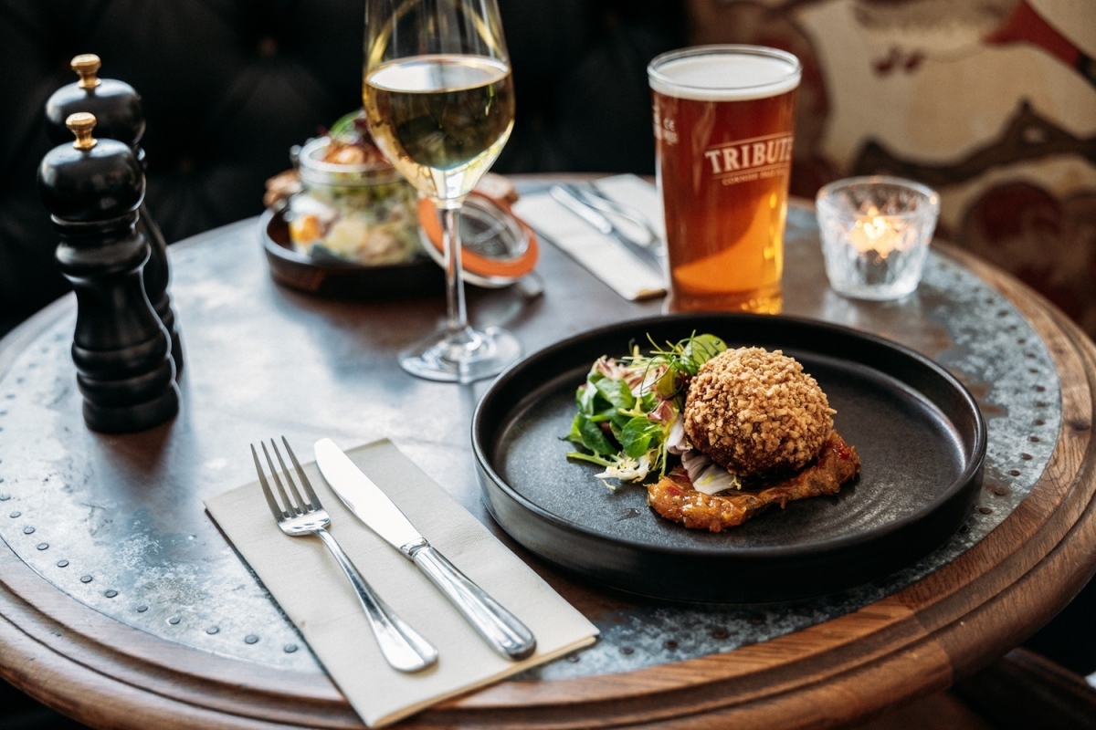 Basset Arms Portreath - Cosy Coastal Inn… | Basset Arms, Portreath